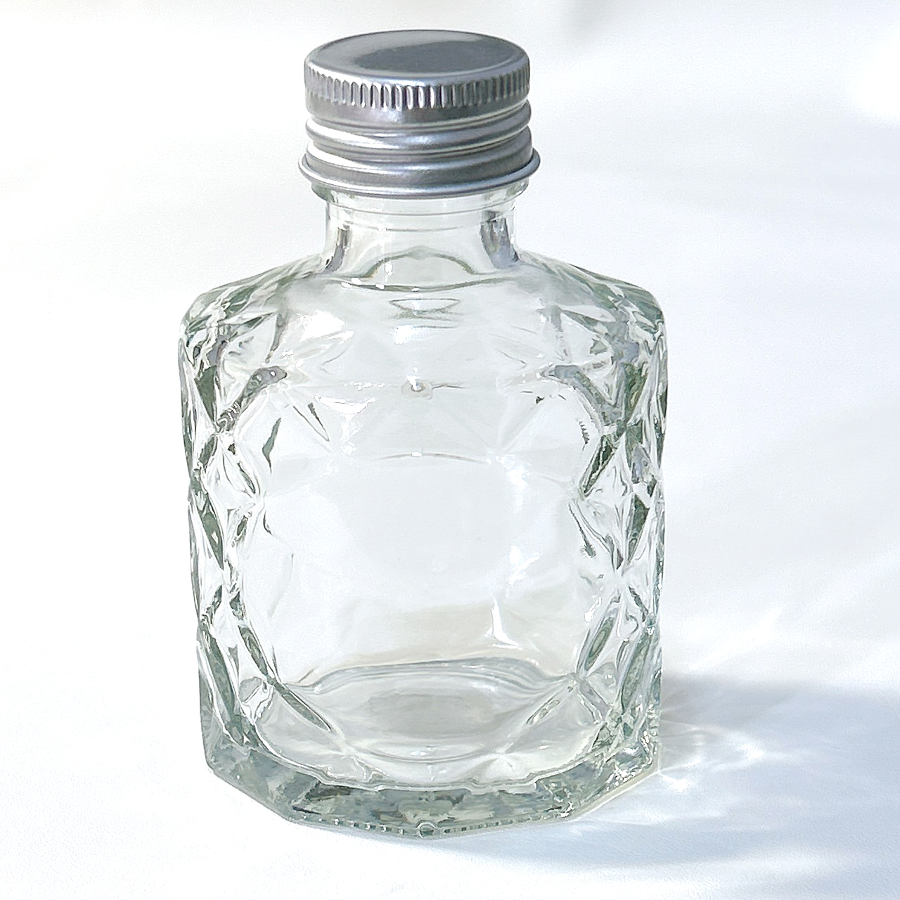 菱紋鑽石玻璃瓶（台灣現貨）☆ VITO zakka ☆ 玻璃瓶 飲料瓶 酒瓶 造型玻璃瓶 泡茶瓶 咖啡瓶 | 蝦皮購物