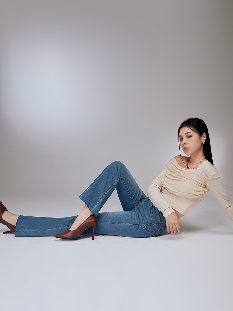 OB嚴選 視覺細-5KG．腰鬆緊刷色小喇叭牛仔顯瘦褲 《BA7595》大尺碼/女裝/現貨 | 蝦皮購物