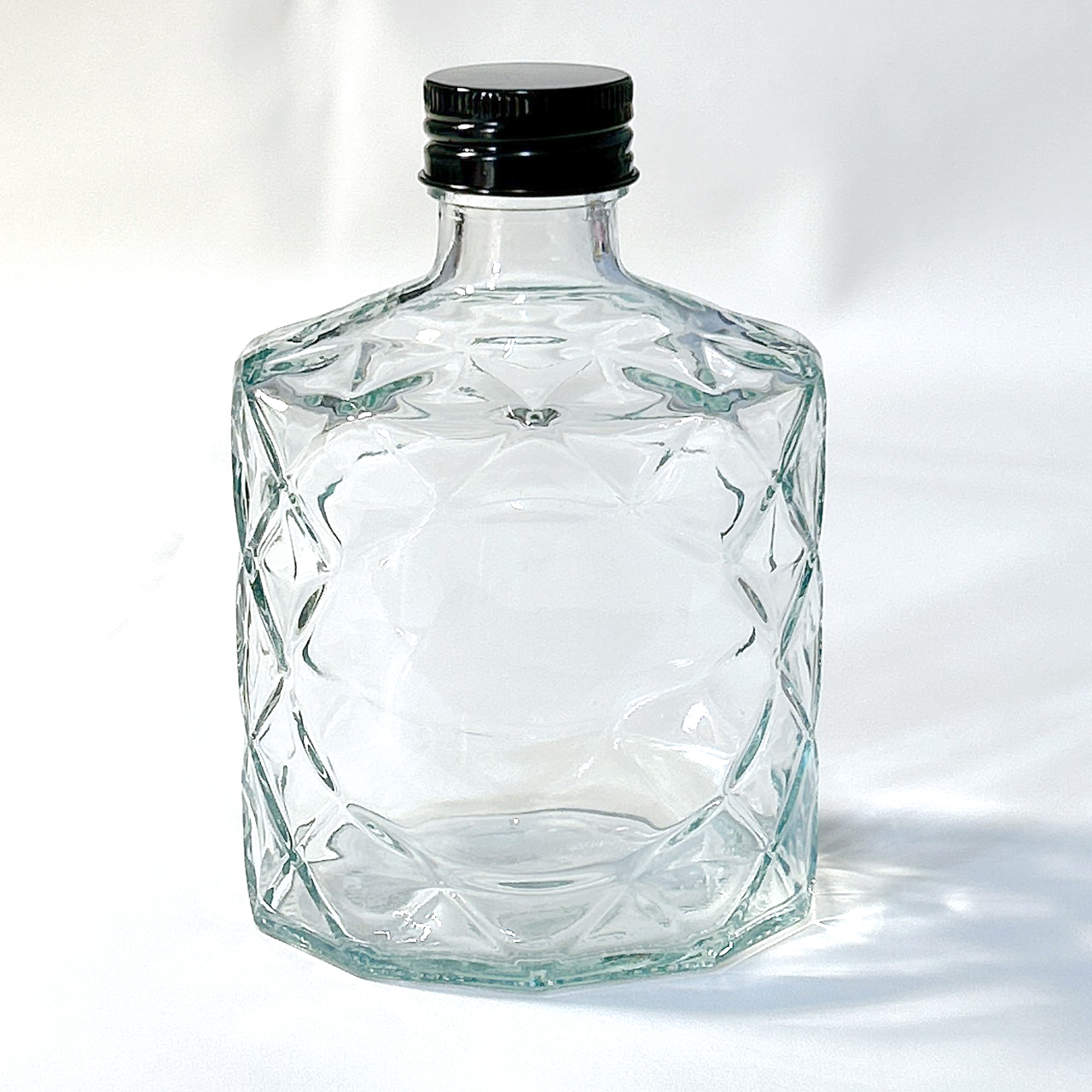 菱紋鑽石玻璃瓶（台灣現貨）☆ VITO zakka ☆ 玻璃瓶 飲料瓶 酒瓶 造型玻璃瓶 泡茶瓶 咖啡瓶 | 蝦皮購物