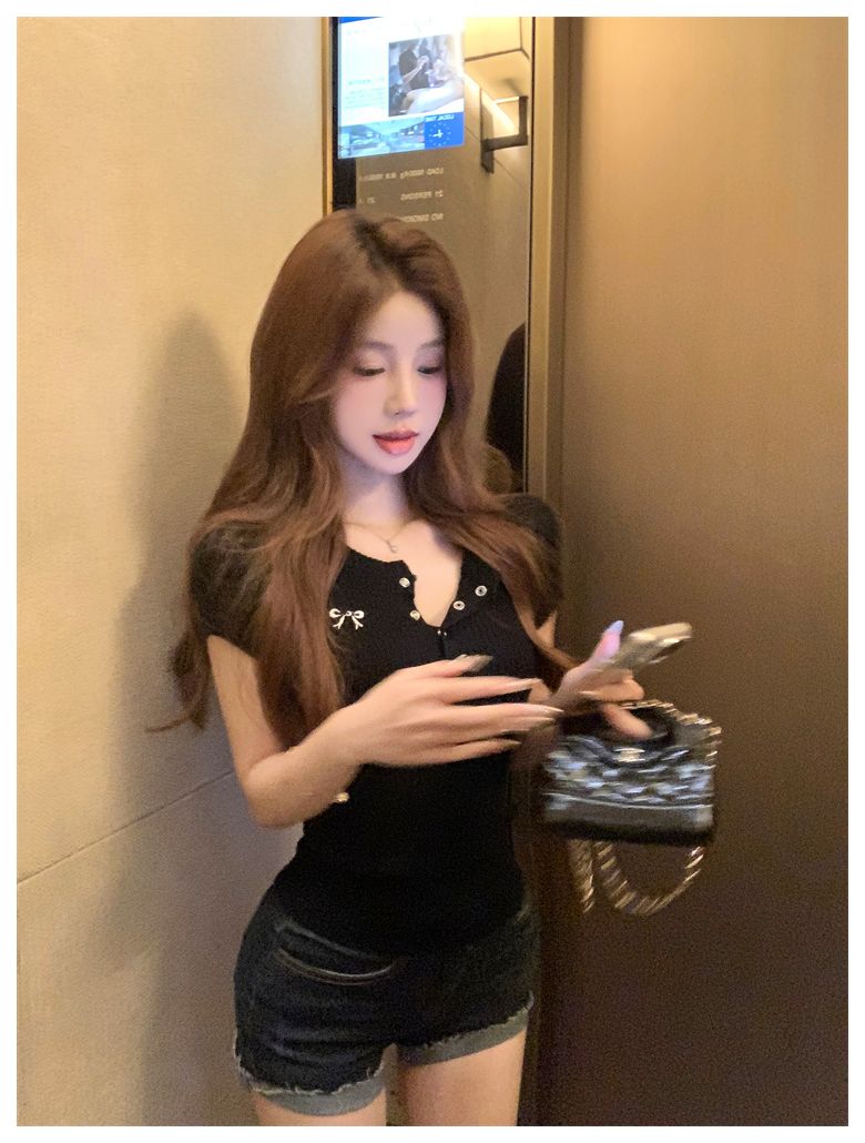 【PAPI】排釦坑條蝴蝶結上衣 春夏新款韓系INS性感貼身辣妹圓領 針織衫 針織上衣 短版上衣 女裝批發價【A4184】 | 蝦皮購物