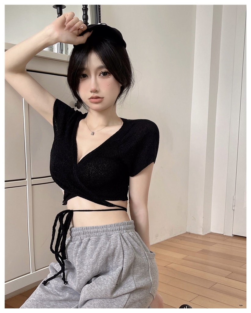 【PAPI】V領綁帶針織上衣 春夏新款韓系INS性感貼身辣妹深V 針織衫 透膚上衣 低胸上衣 短版上衣 T恤【646】 | 蝦皮購物