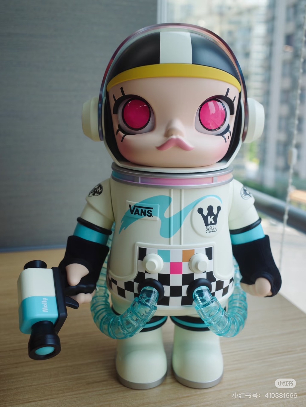 「現貨」”實體店鋪”POPMART泡泡瑪特 MEGA SPACE MOLLY 400% 范斯 Vans大娃玩具 | 蝦皮購物