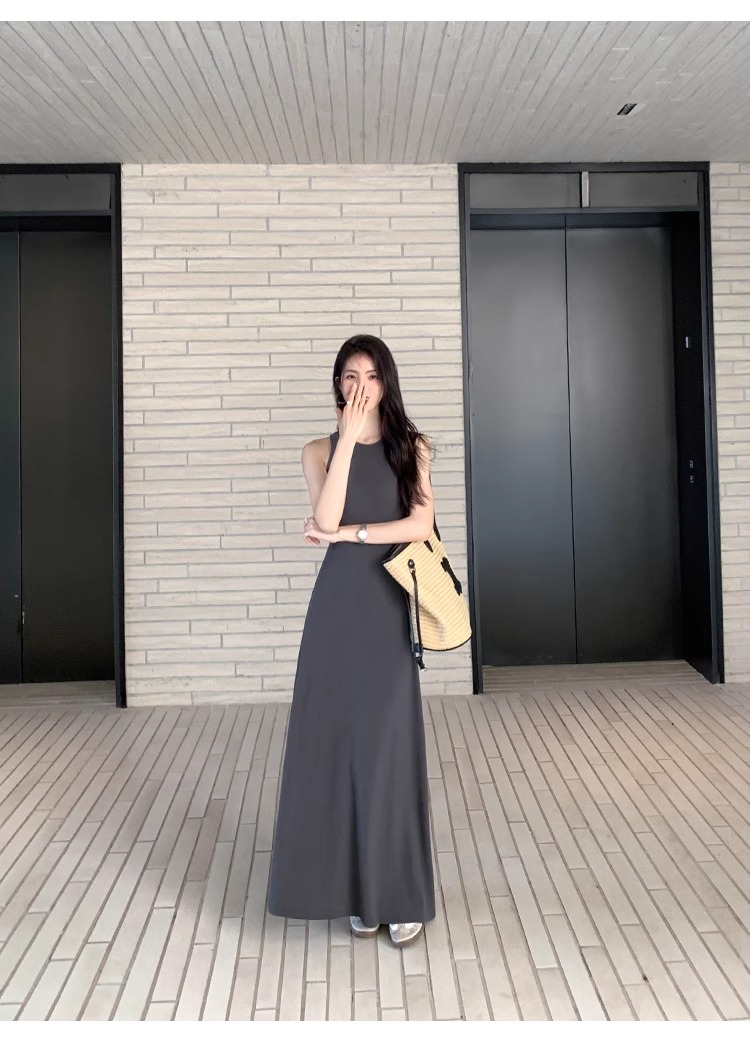 Miguo_辰米範 黑色吊帶針織連衣裙女 氣質收腰長裙 a字工字背心大擺裙 法式小眾背心連衣裙 赫本風修身洋裝 | 蝦皮購物