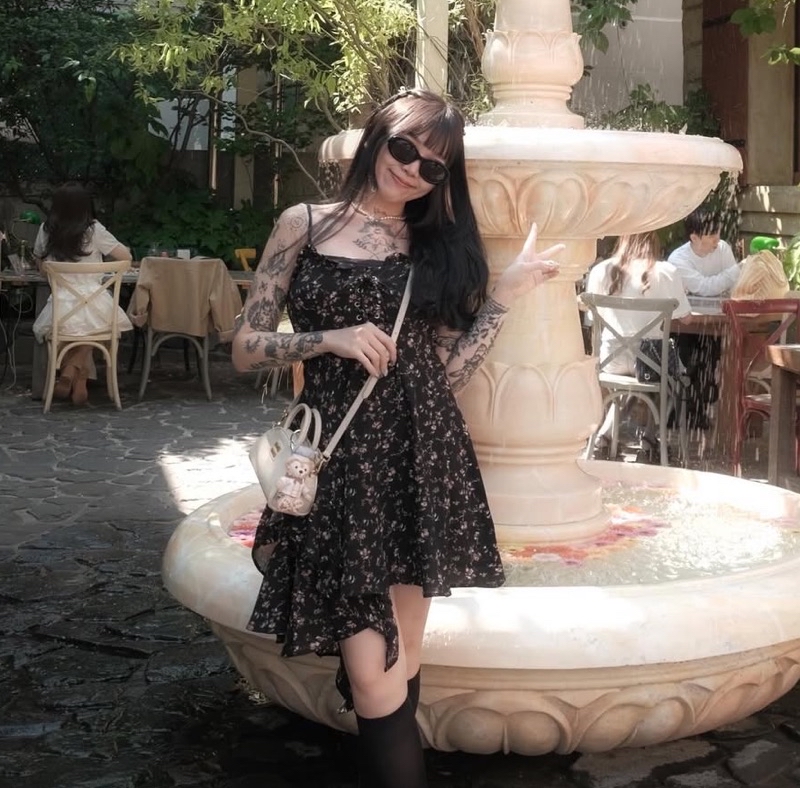 Muun Studio （現貨）選品01🇰🇷韓國選貨 flower碎花氣質不規則短裙洋裝 | 蝦皮購物