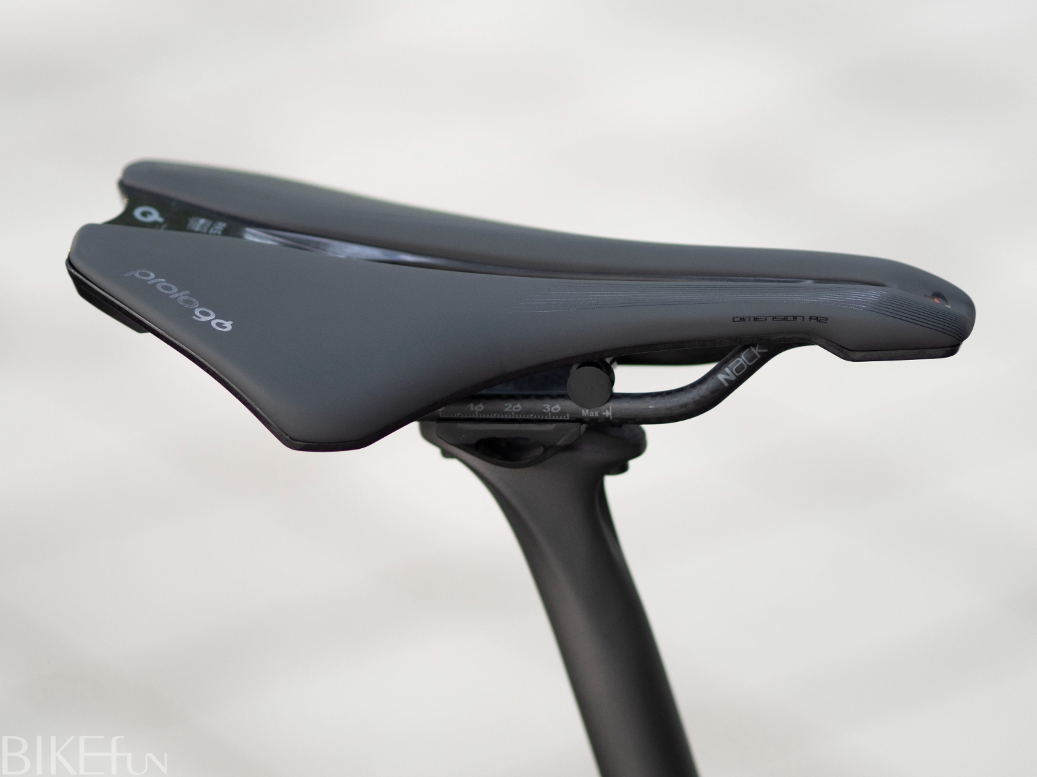 義大利 Prologo Dimension R2 135g 輕量化坐墊 座墊 公路車 跑車 > BIKEfun拜訪單車 | 蝦皮購物