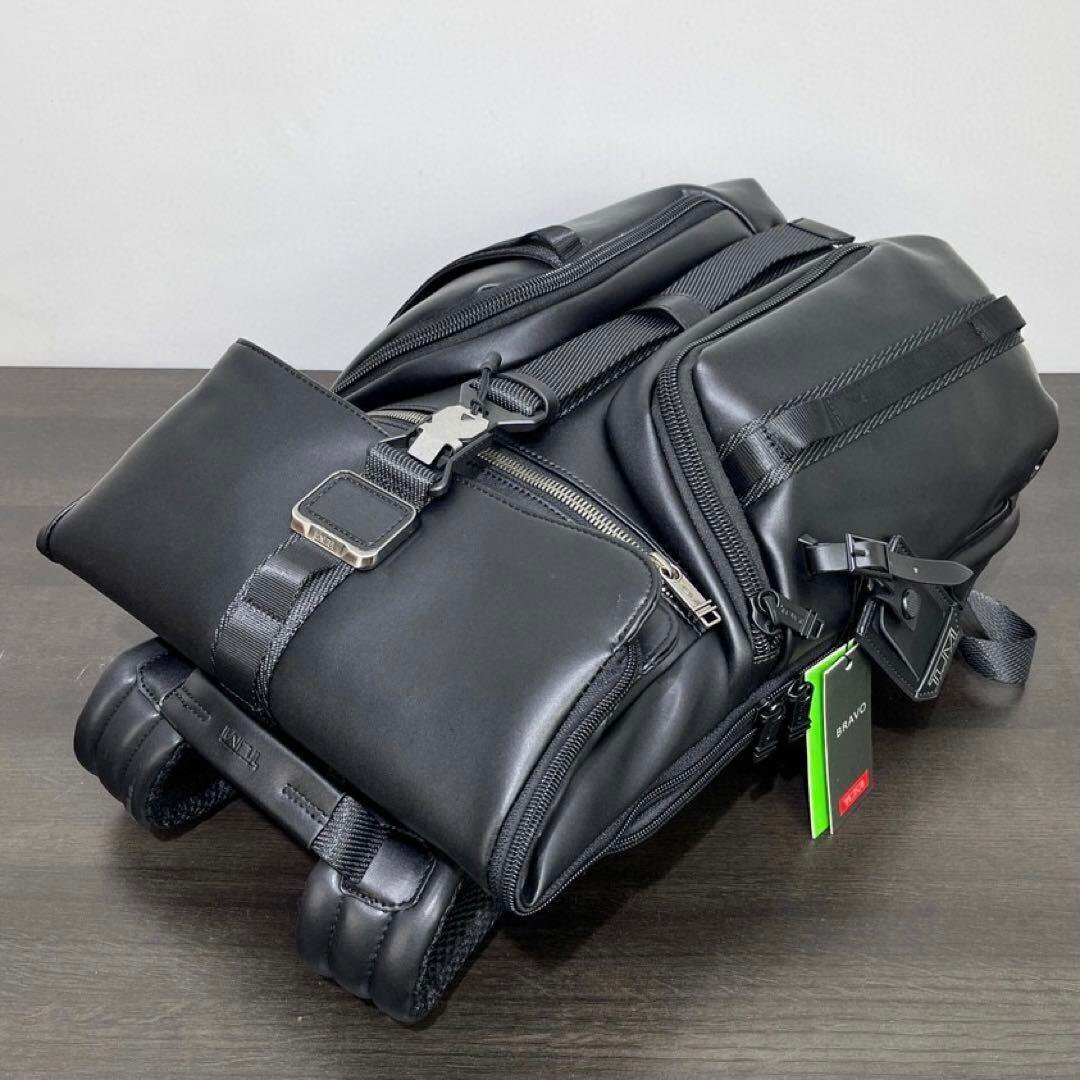 【全新特價商品】頂級美國名牌 TUMI 2025年新款大型後背包 全新 全真皮內隔間為彈道尼龍材質 識貨的就懂~日本購回 | 蝦皮購物