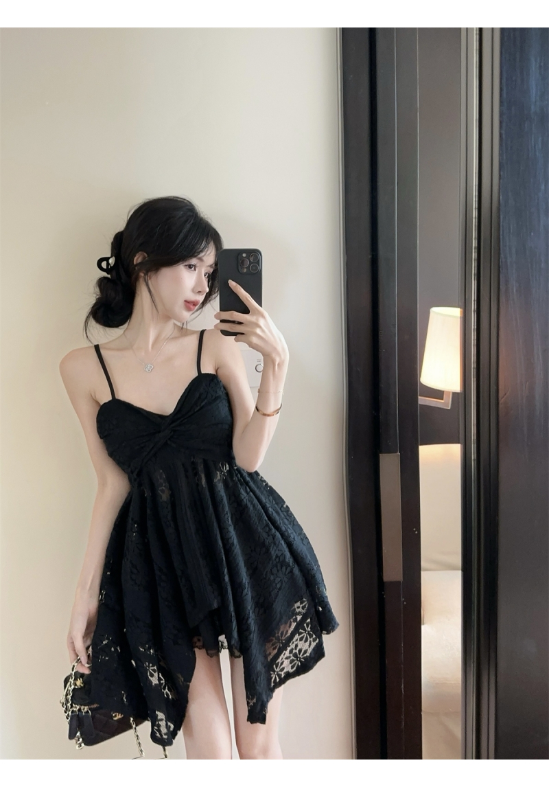 別緻蕾絲吊帶傘狀衣【1029】PAPI女裝批發價春夏新款韓系INS休閒百搭不規則露肩上衣 無袖上衣 細肩帶背心 抹胸上衣 | 蝦皮購物