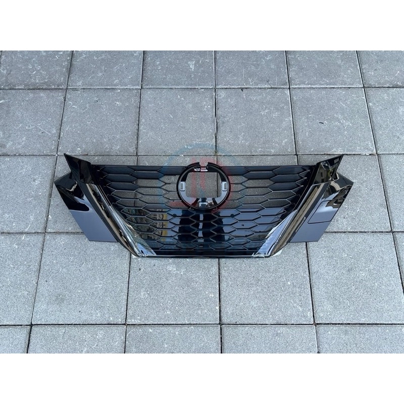 K.A.M. 日產 SENTRA B18 19 20 21 22 原廠 正廠 特仕版 亮黑 鋼琴黑 水箱護罩 含拖車蓋 | 蝦皮購物