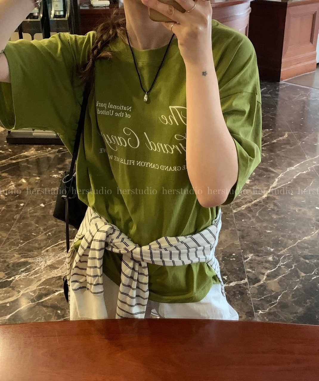 HERStudio韓國代購 草寫字母寬鬆T(4col) | 蝦皮購物