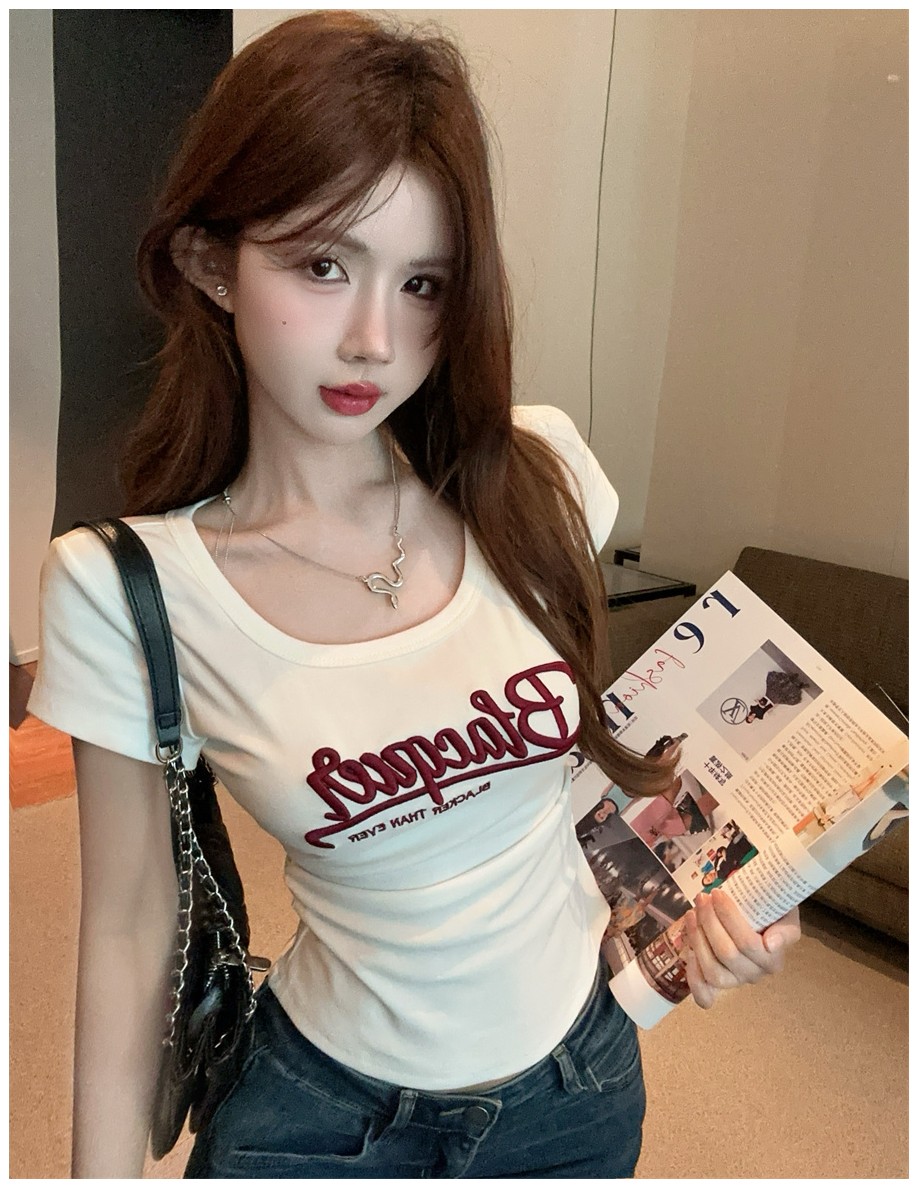 美式刺繡短版上衣【2652】PAPI女裝批發價春夏新款韓系INS休閒百搭性感辣妹短袖撞色收腰方領U領上衣 針織衫 t恤 | 蝦皮購物