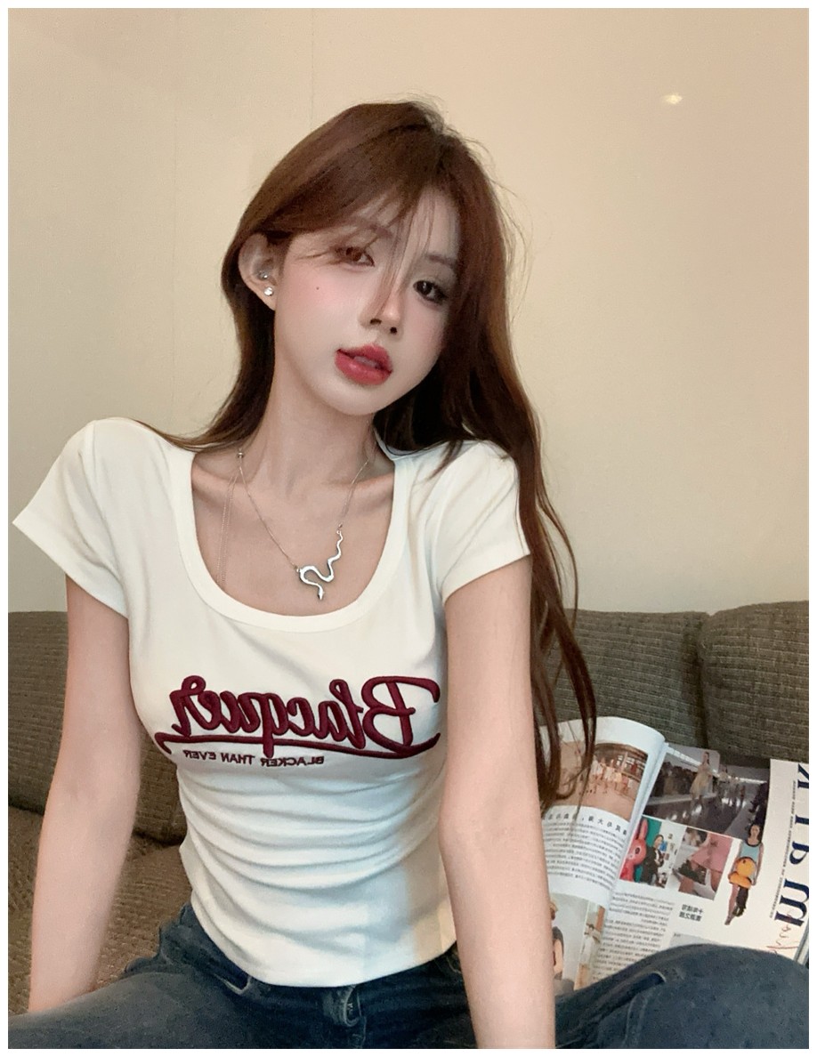 美式刺繡短版上衣【2652】PAPI女裝批發價春夏新款韓系INS休閒百搭性感辣妹短袖撞色收腰方領U領上衣 針織衫 t恤 | 蝦皮購物