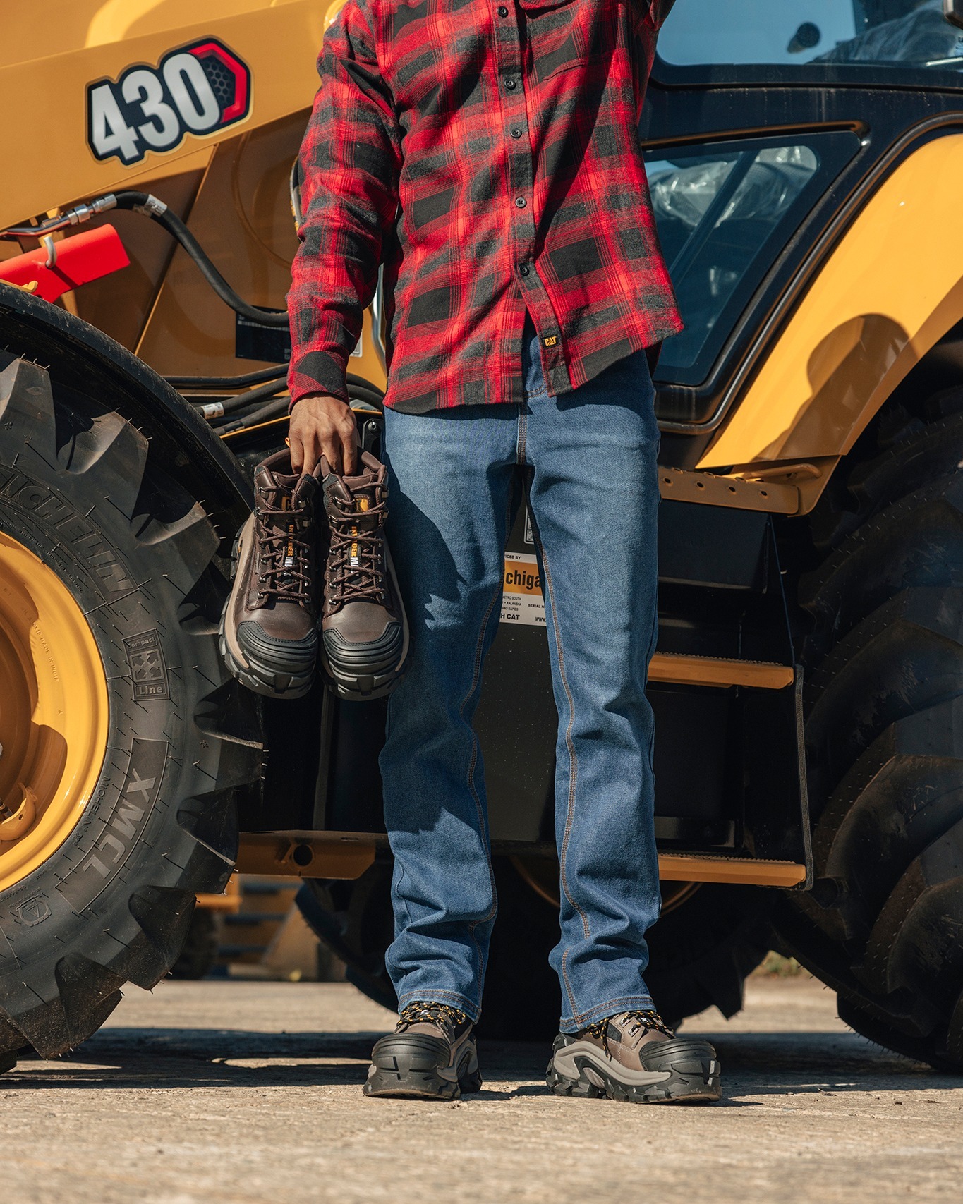 【正品現貨】CAT INVADER MAX US 防水工裝靴 工作休閒好夥伴 抗滑 鞋頭加固 鞋 靴 | 蝦皮購物