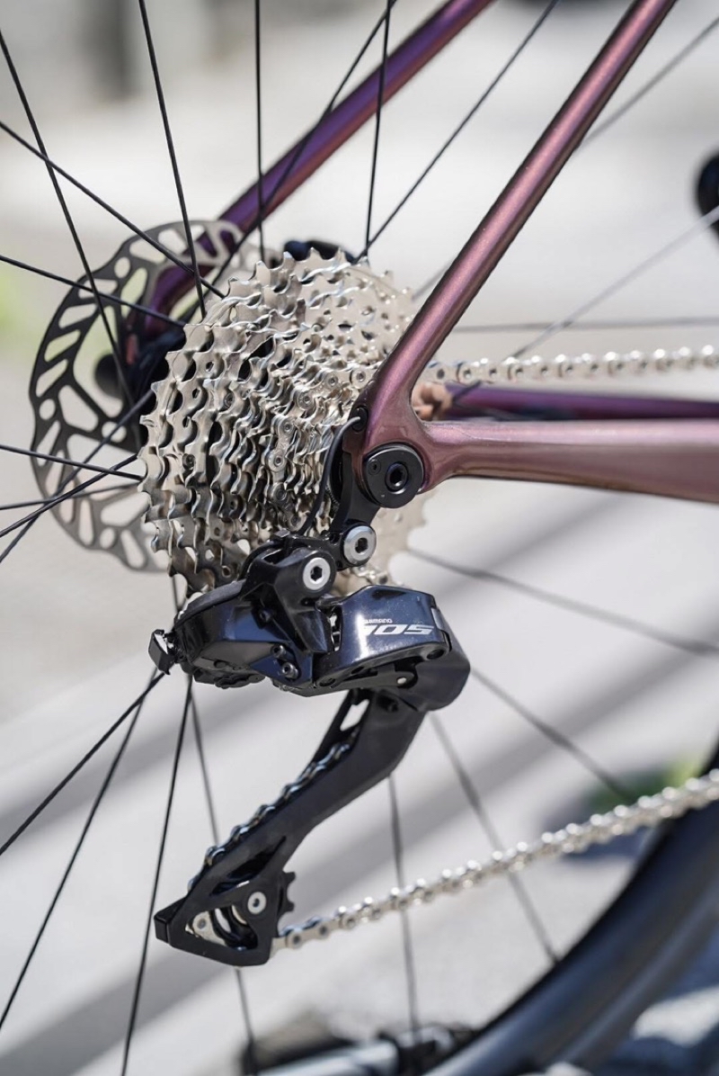 【KOM單車】 2025 GIANT LIV Langma Advanced 1 QOM 碳纖維公路車 電子變數 碟煞 | 蝦皮購物