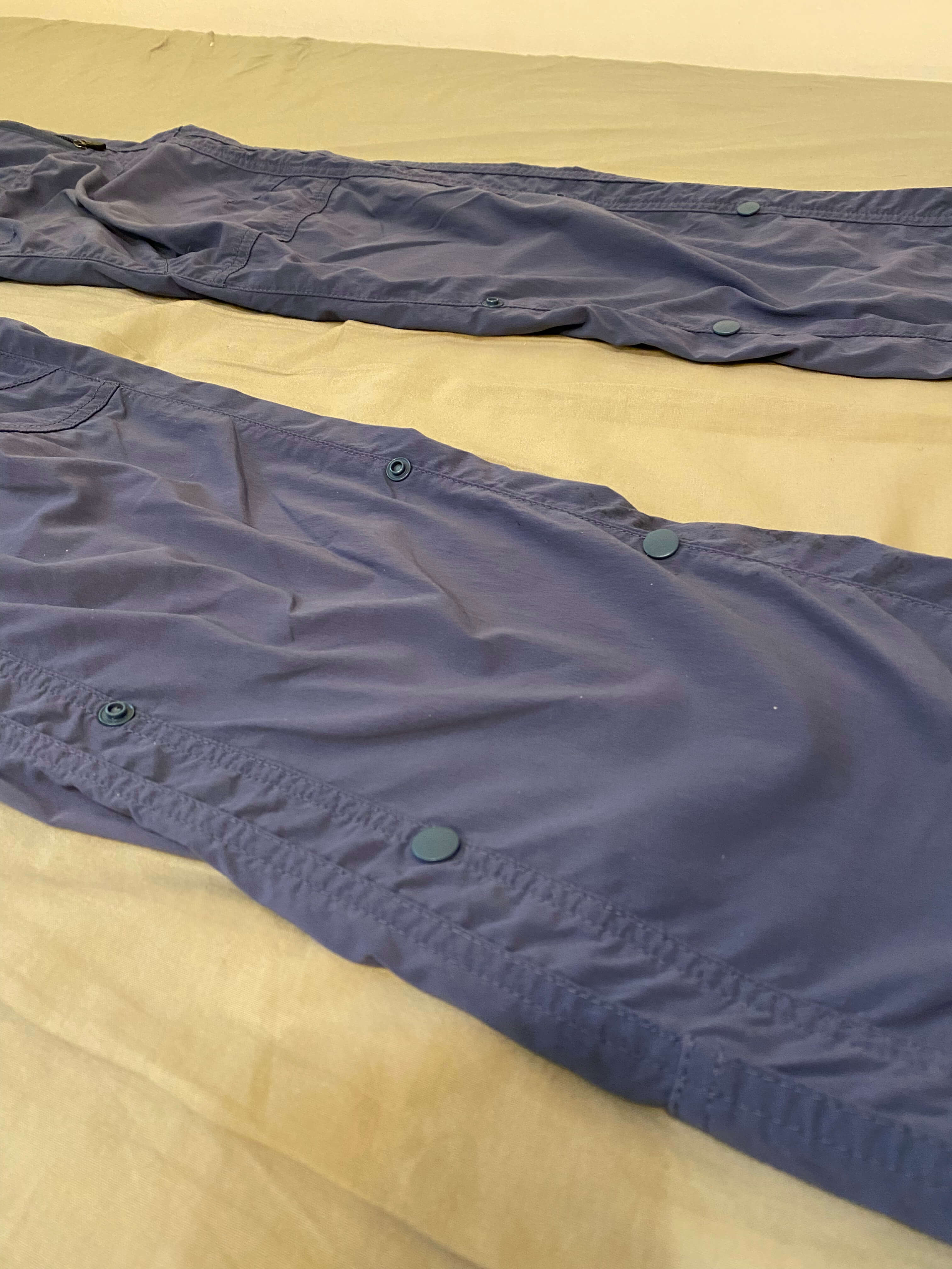 [二手7.5成新]prAna 登山攀岩藍色長褲，有扣子能固定成9分褲 33腰 | 蝦皮購物