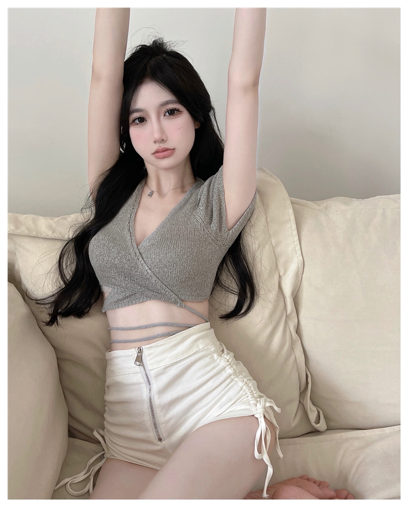 【PAPI】V領綁帶針織上衣 春夏新款韓系INS性感貼身辣妹深V 針織衫 透膚上衣 低胸上衣 短版上衣 T恤【646】 | 蝦皮購物