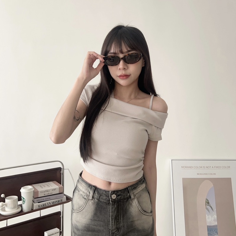 「FOR GIRLS」溫柔陷阱 單肩平口短T（5colors）短踢 短袖上衣 女生短袖 女上衣 單肩 短版 | 蝦皮購物