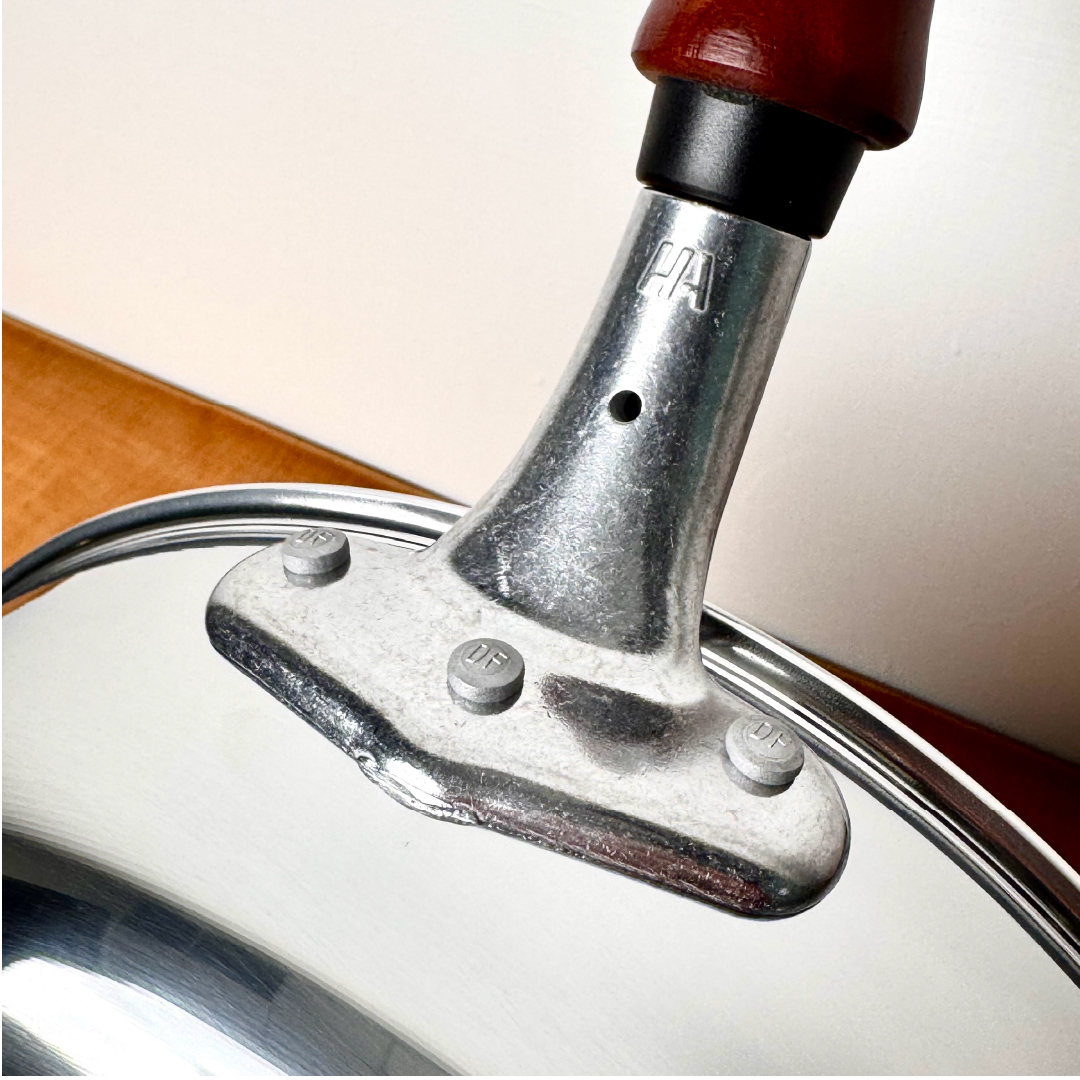 【日本製 漆山金屬】24 28cm UMIC 寬底輕量IH用不沾平底鍋/大金塗料/輕量不沾鍋/不沾平底鍋/IH用不沾鍋 | 蝦皮購物