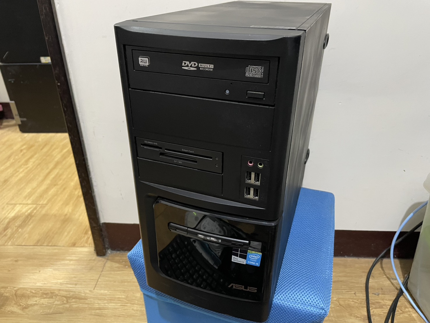 終保威剛4G記憶體 500G硬碟 插電即用 正版WinXP Pro 華碩Asus BM6620 i3-3220 四核機 | 蝦皮購物