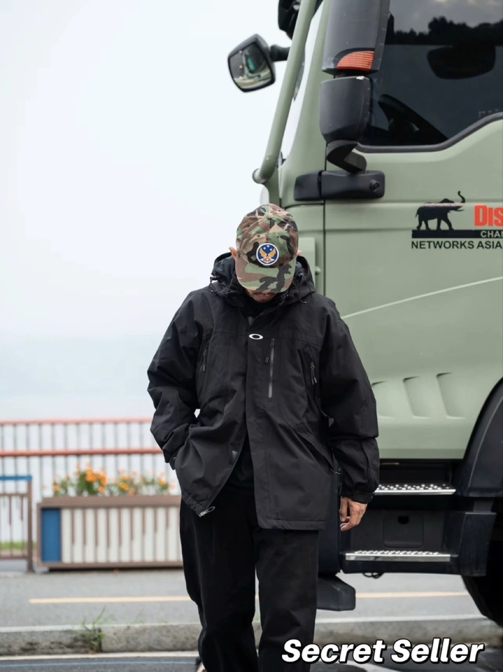 【Secret_seller】Oakley 城市機能戶外 防風防水材質 衝鋒夾克外套Stu | 蝦皮購物