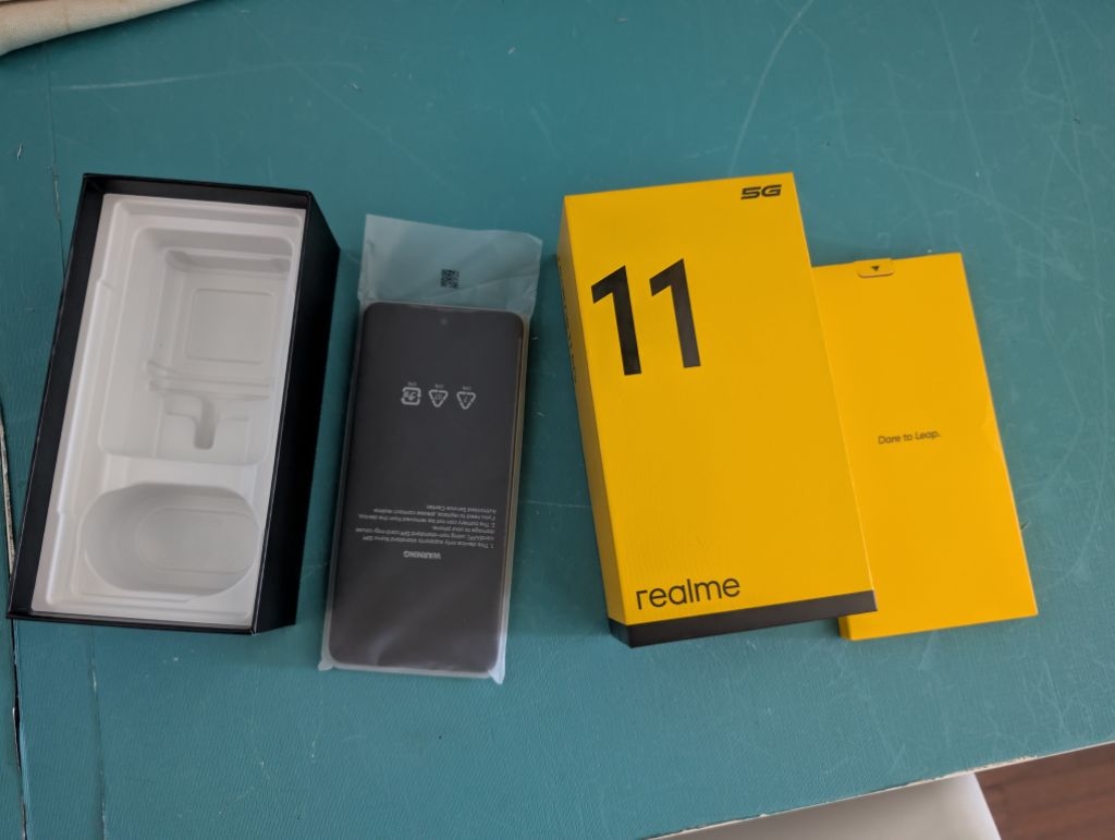 Realme RMX3780 金色 11 5G 8+256g | 蝦皮購物