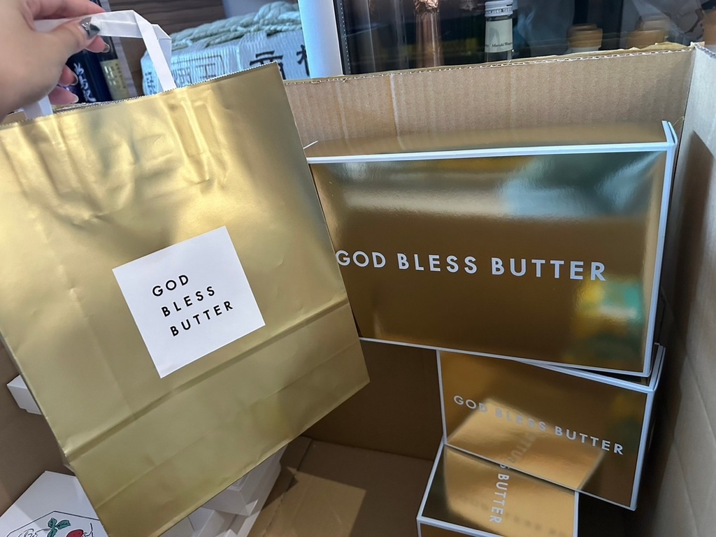 🌸現貨🌸日本連線👉GOD BLESS BUTTER 黃金奶油捲心餅 奶油捲心酥 18入 | 蝦皮購物