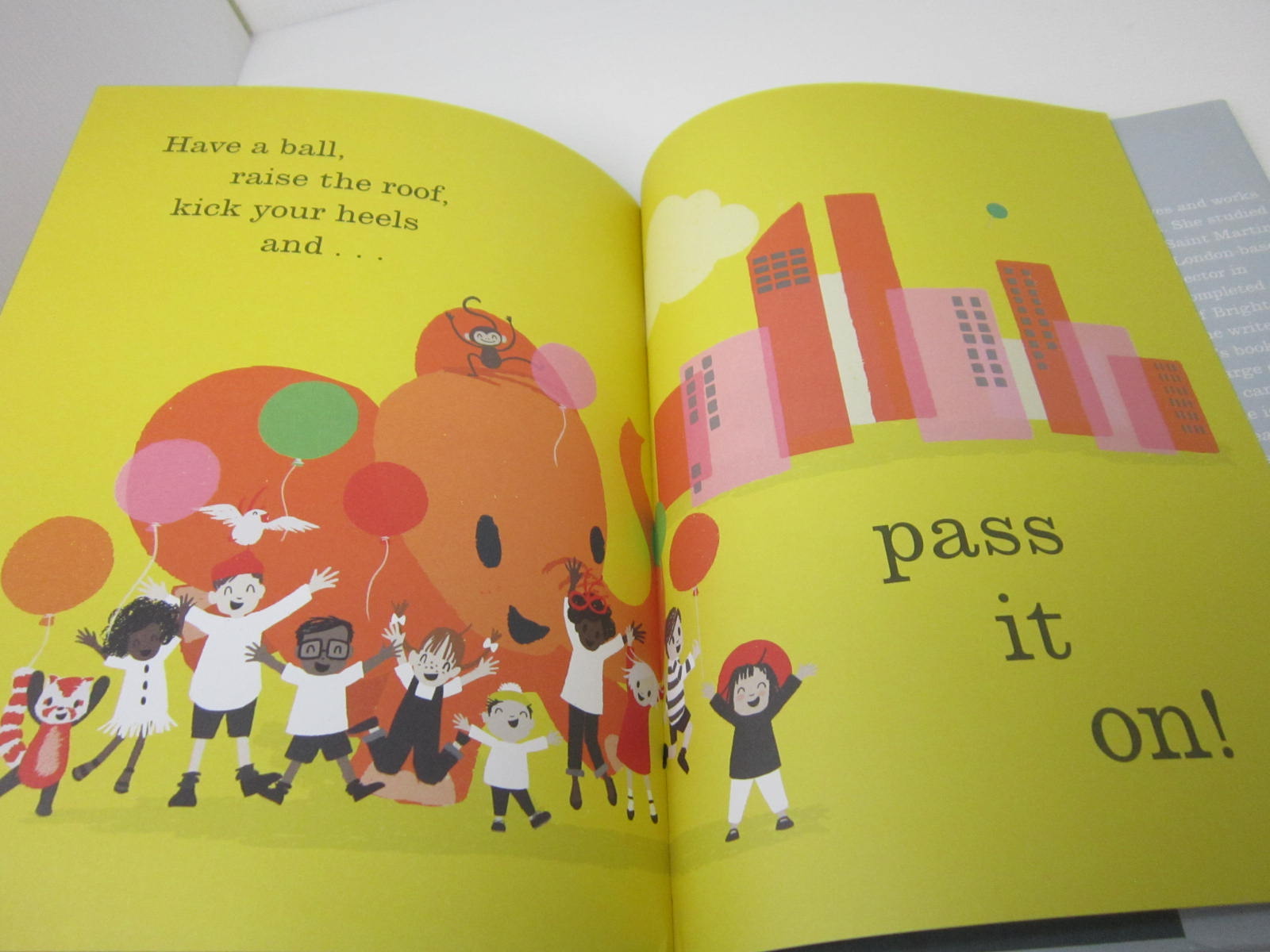 「二手書」Pass It on 英文繪本 精裝 Sophy Henn Philomel Books | 蝦皮購物