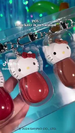 Hello Kitty 系列 - 4 件套 SHEGLAM 池畔完美唇釉套裝唇彩。 | 蝦皮購物
